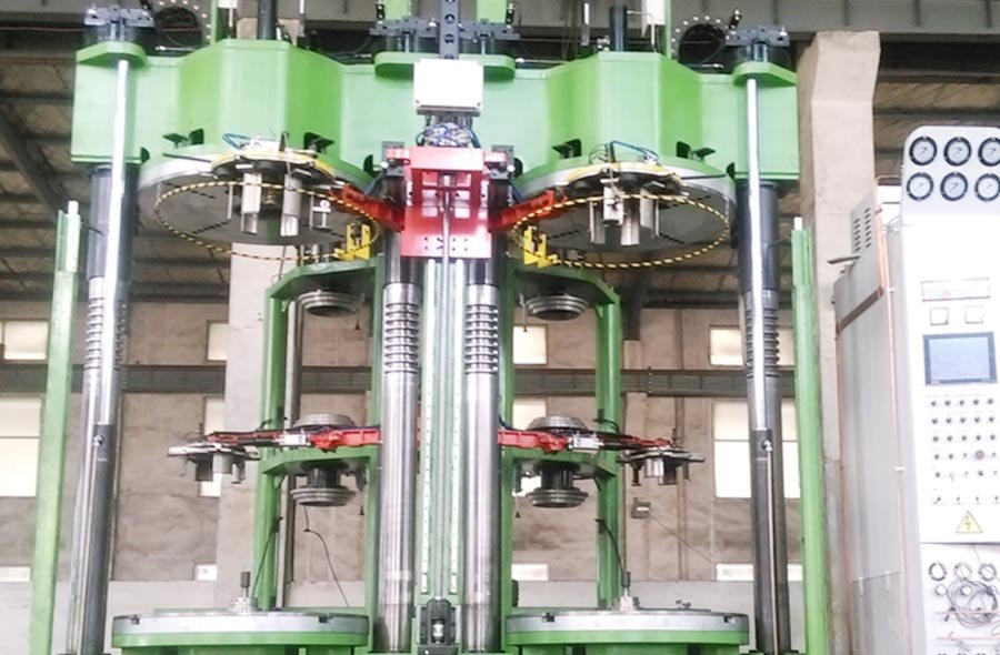 Hydraulic curing press for PCR/TBR